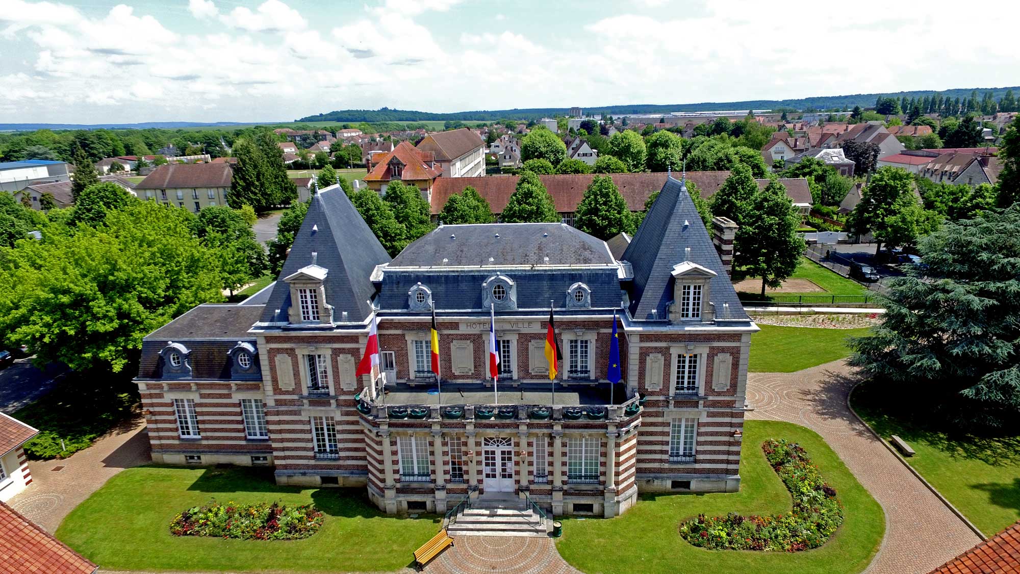 L'Hôtel de Ville vous accueille - Crépy-en-Valois